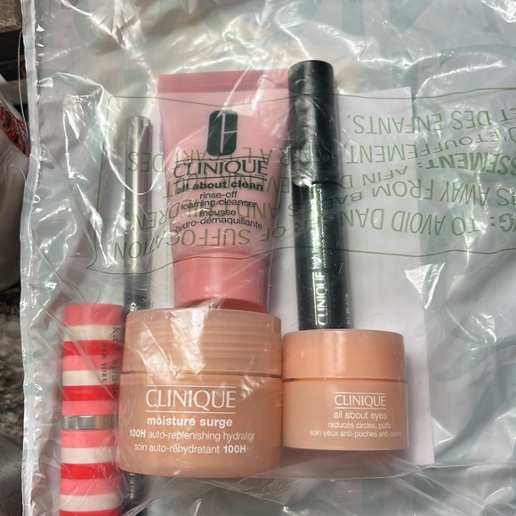 Clinique | Bags | Clinique X Kate Spade Hello Gorgeous Tote Bag ...